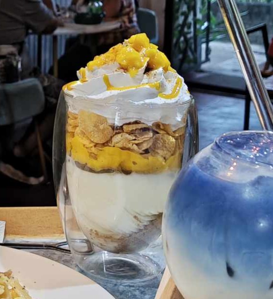 Mango Graham Sundae Strata - Rory Cafe